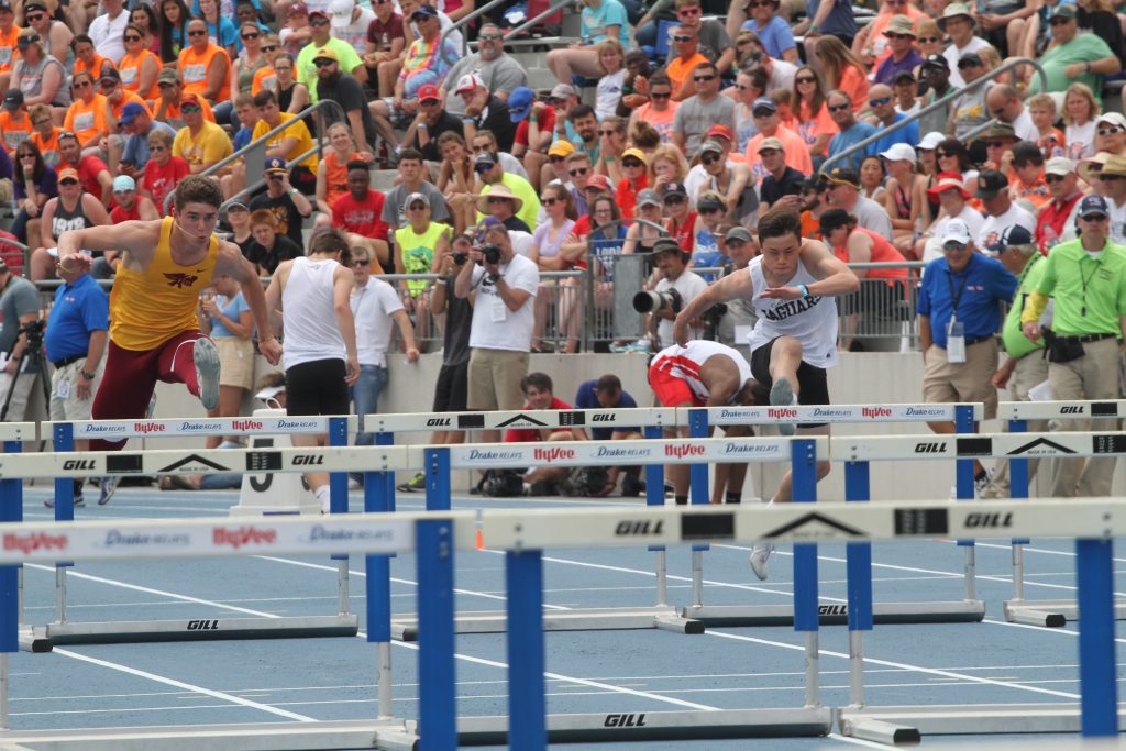 Hawks earn 4th-place finish in shuttle hurdle relay