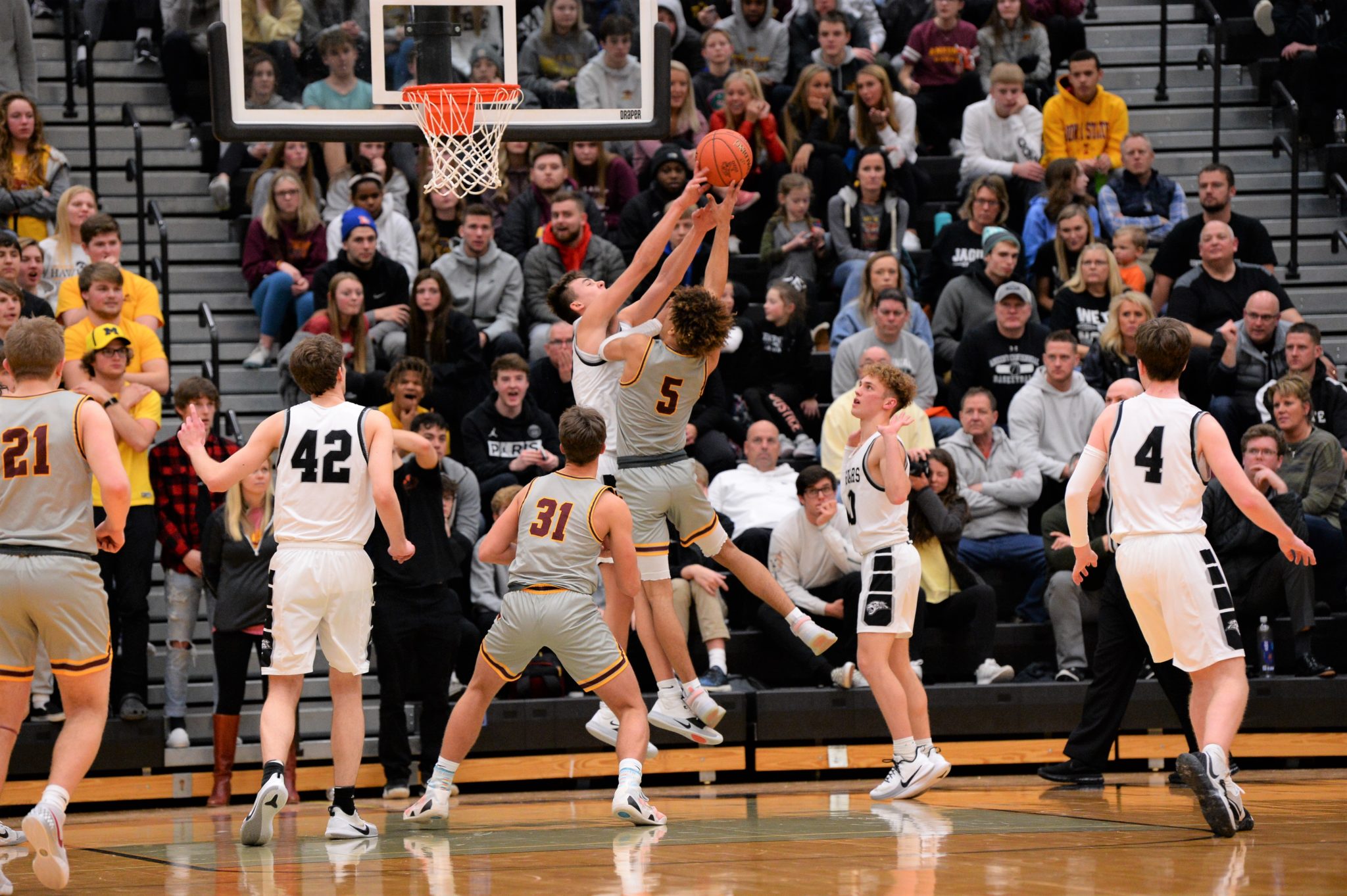 Bayless, McCullough named to Register’s Class 4A all-state first team
