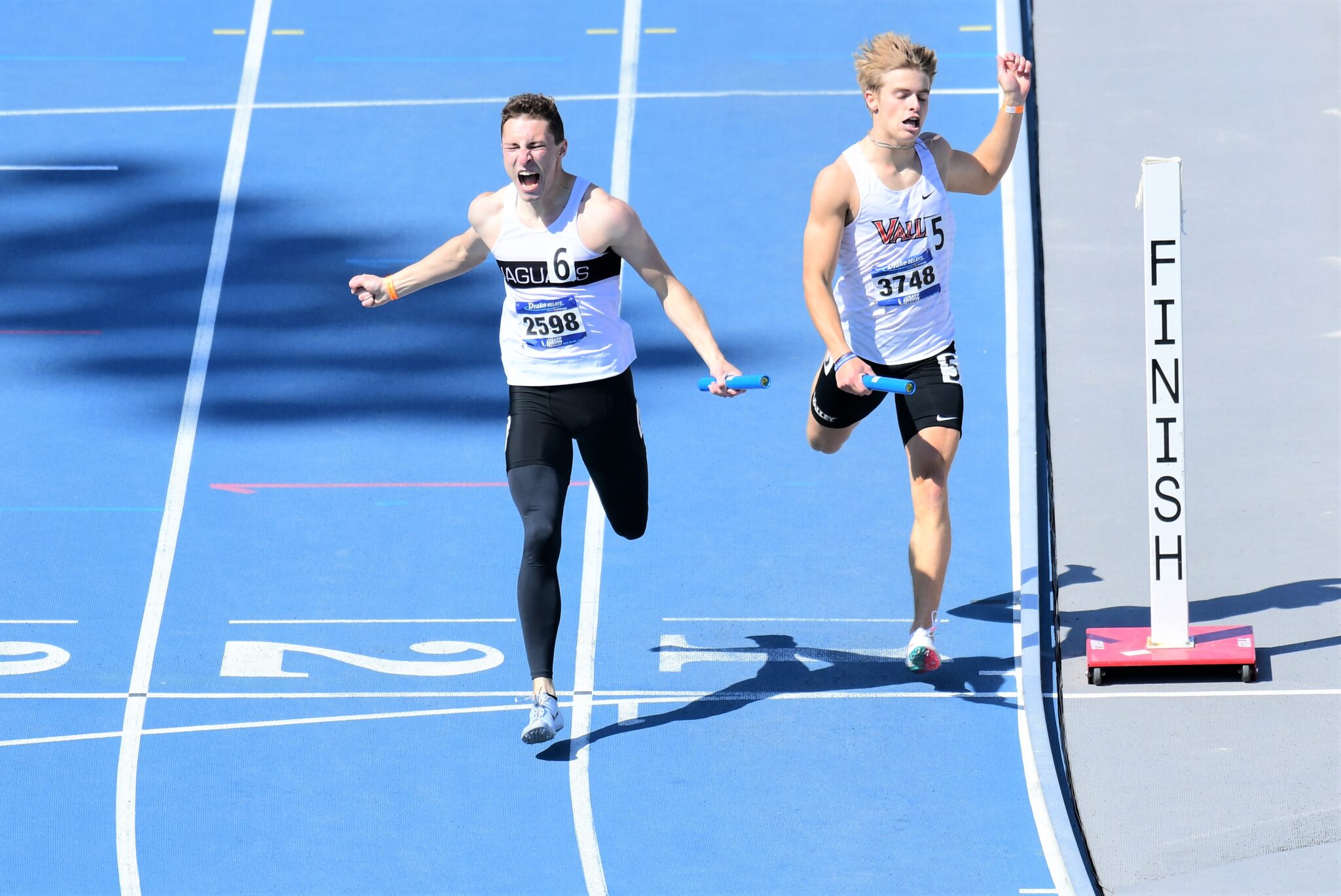 After placing 4th in 400, Collins anchors Jaguars to runner-up finish ...