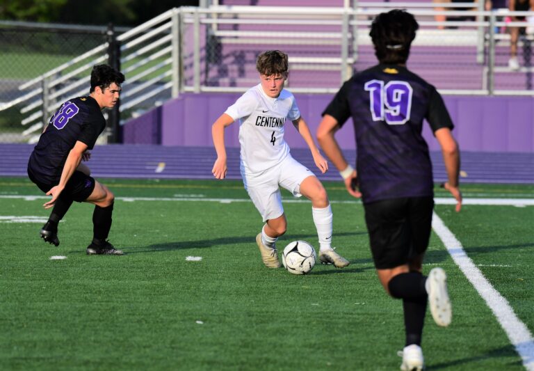 Jaguars take down Waukee in shootout, snap Warriors’ 46-game winning streak