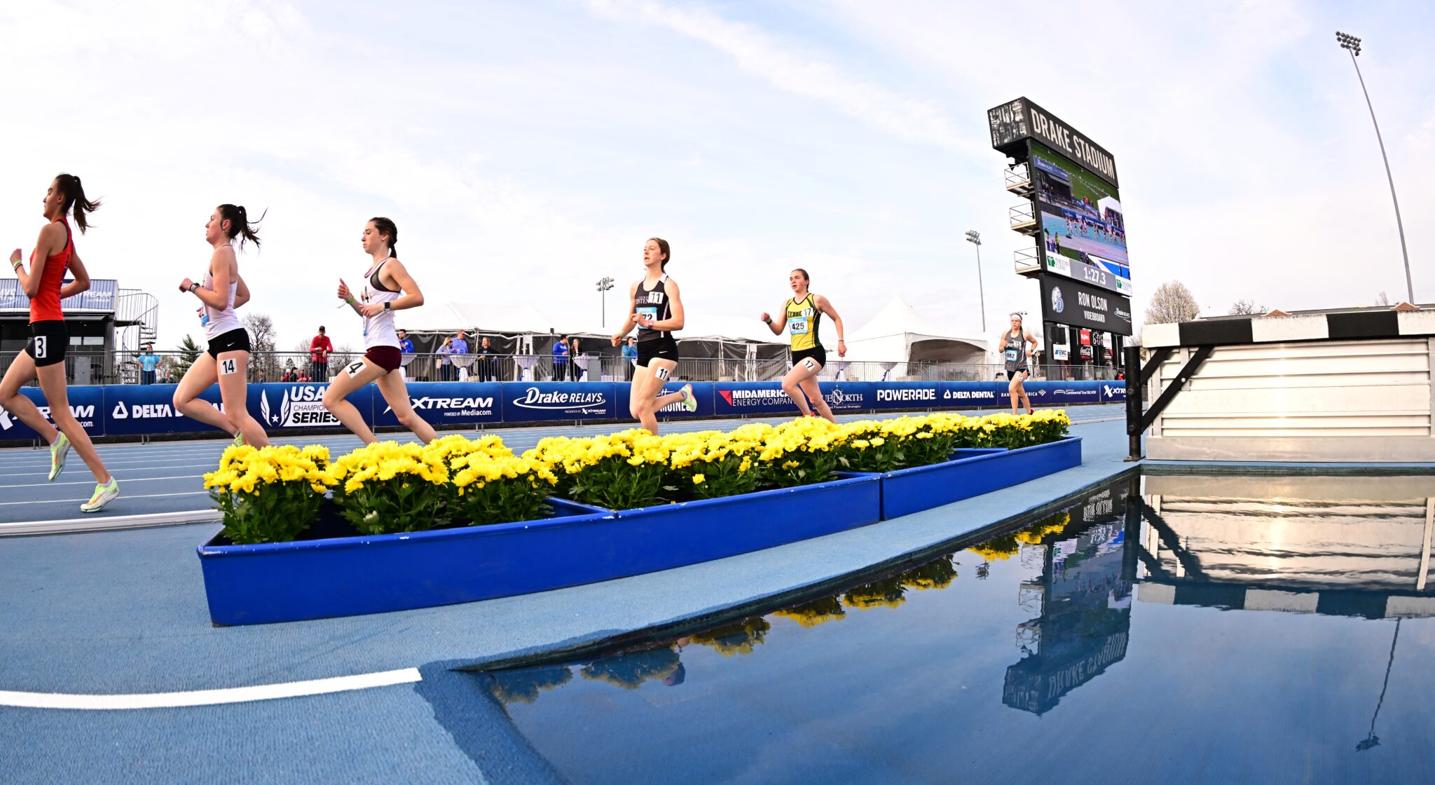 Quass places 5th, Beason 10th in Drake Relays 3,000; Hanfelt hits PR in ...