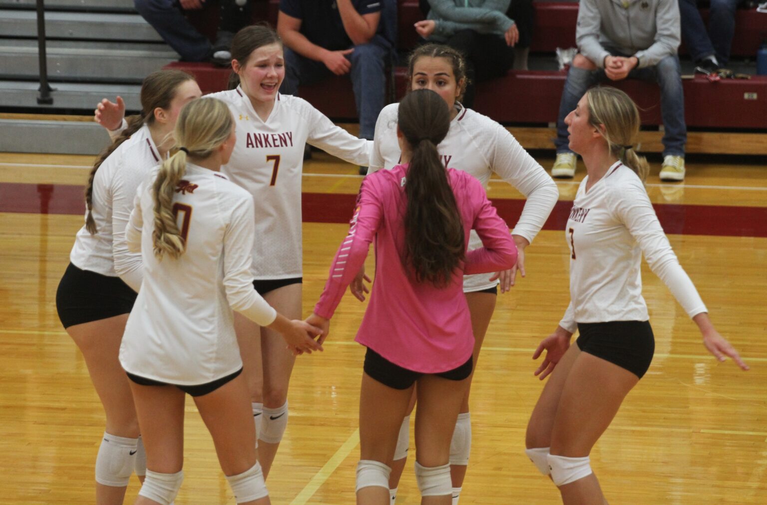 Hawkettes survive five-set thriller vs. Dowling, even season series at 2-2