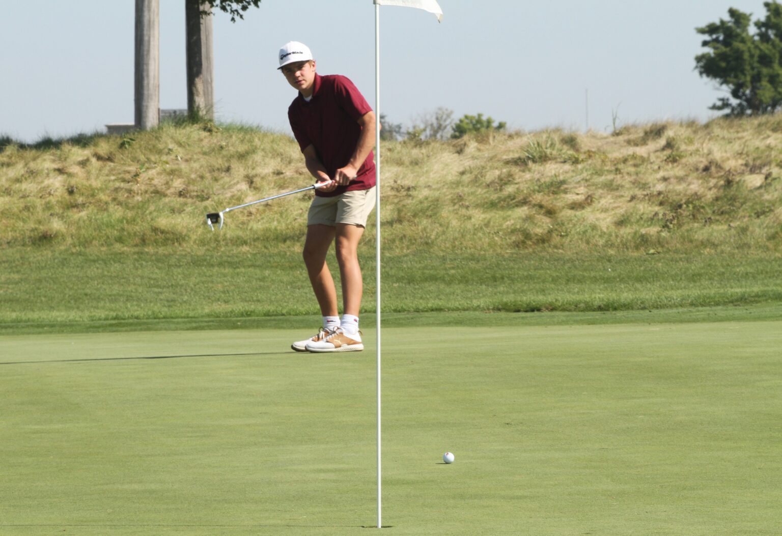 Hodapp earns runner-up honors, leads Hawk golfers to split at Willow Creek