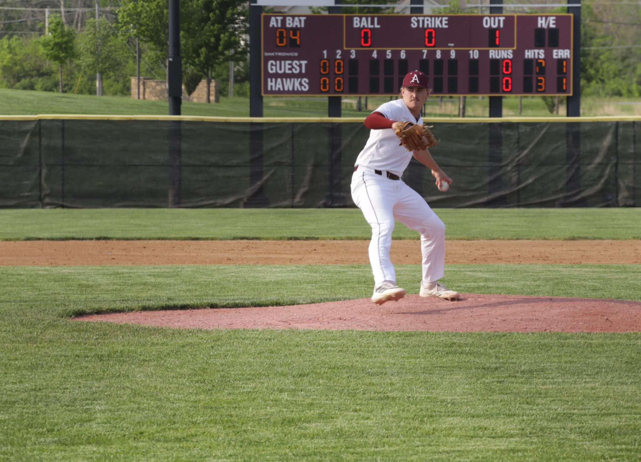 Hawks earn split against No. 6 Pleasant Valley with 2-1 victory in nightcap