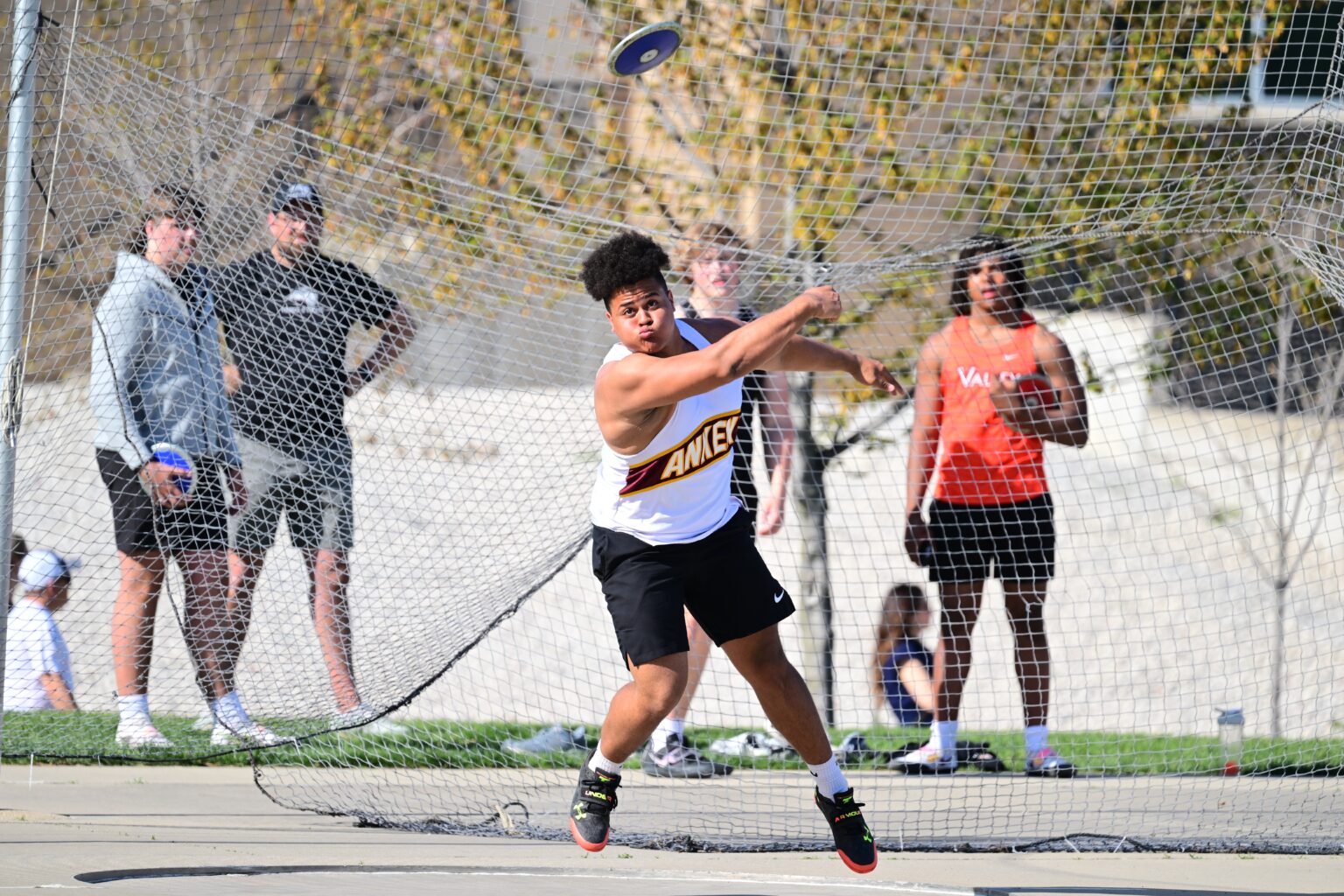 Hawks break school record in 4×100 relay, while Zuber sets mark in 800