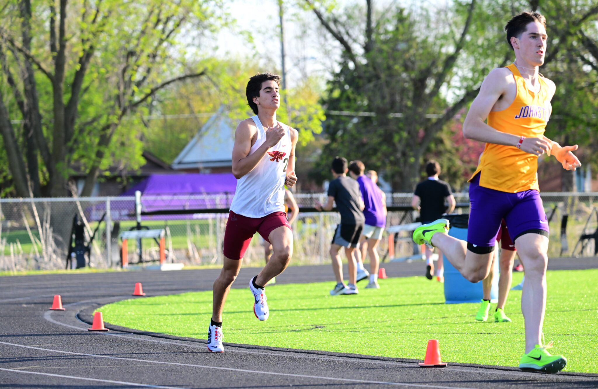 Hawks break school record in 4×100 relay, while Zuber sets mark in 800