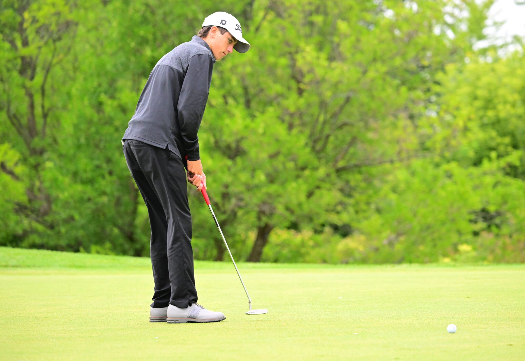 Hensen remains unbeaten, leads Hawk golfers to team crown at Joselyn Invite