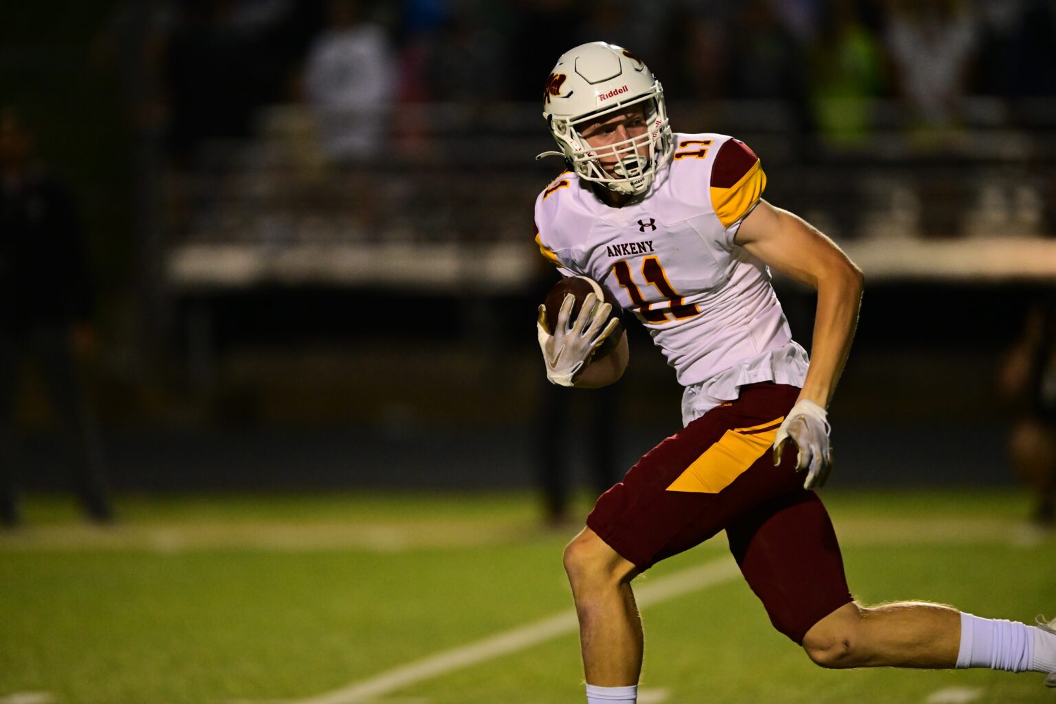 Akers catches his first collegiate pass for 7-yard touchdown in Huskies ...