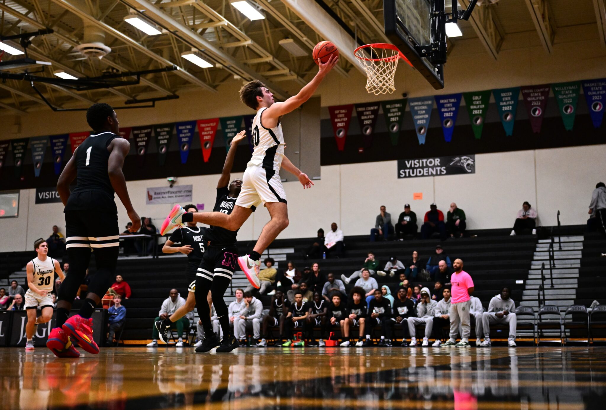 Jaguars roll to victory over North after dropping to No. 8 in latest 4A ...