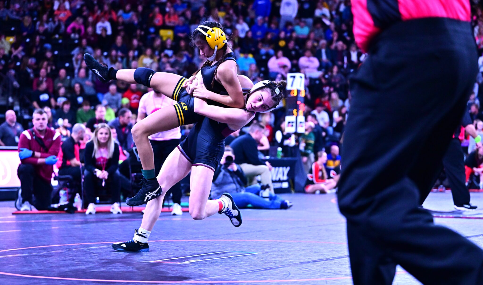 Ankeny girls advance 2 wrestlers to semifinals, sit in 4th place at ...