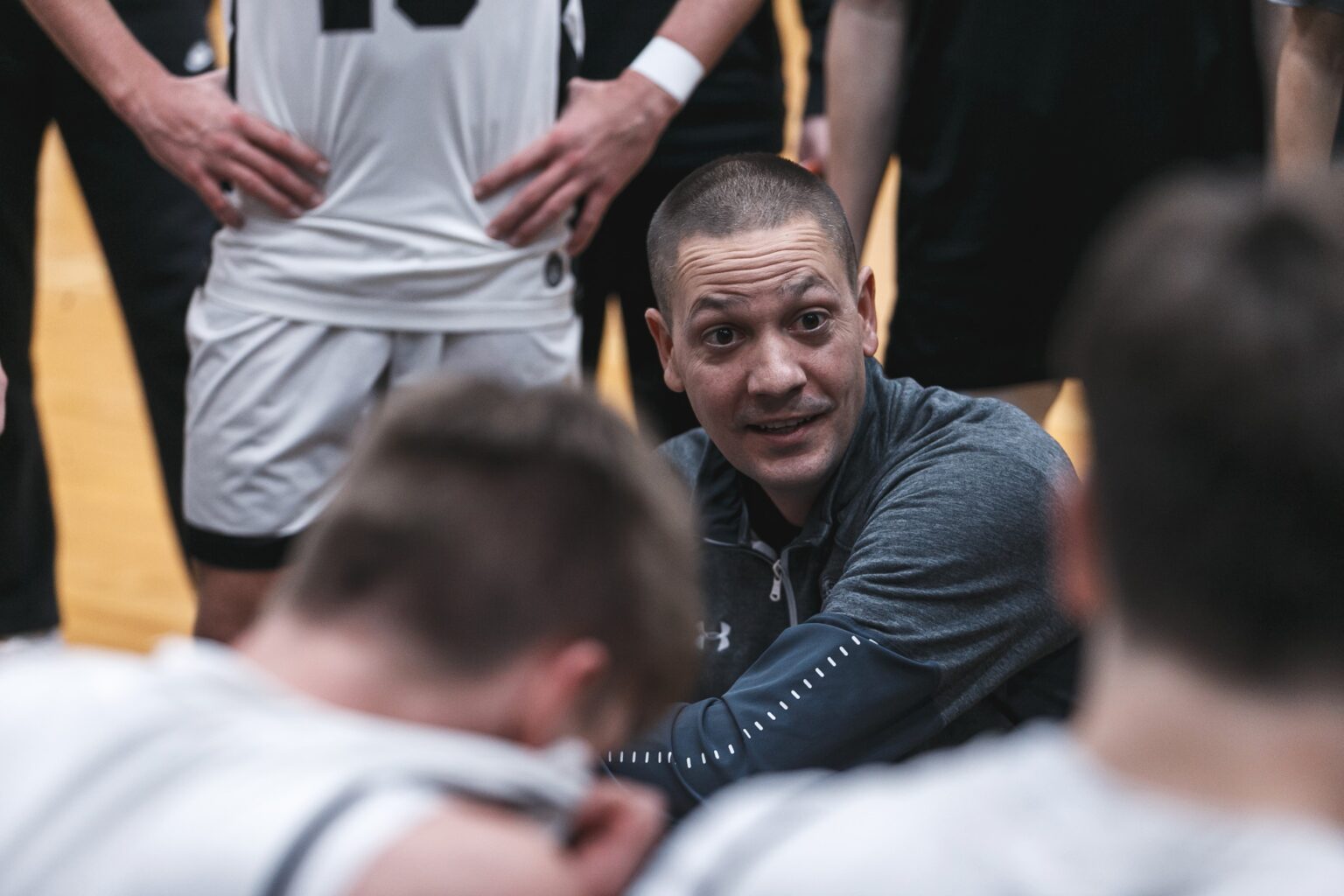 Without Abbott and Fontana, Centennial boys drop 65-49 decision to No. 2 Valley