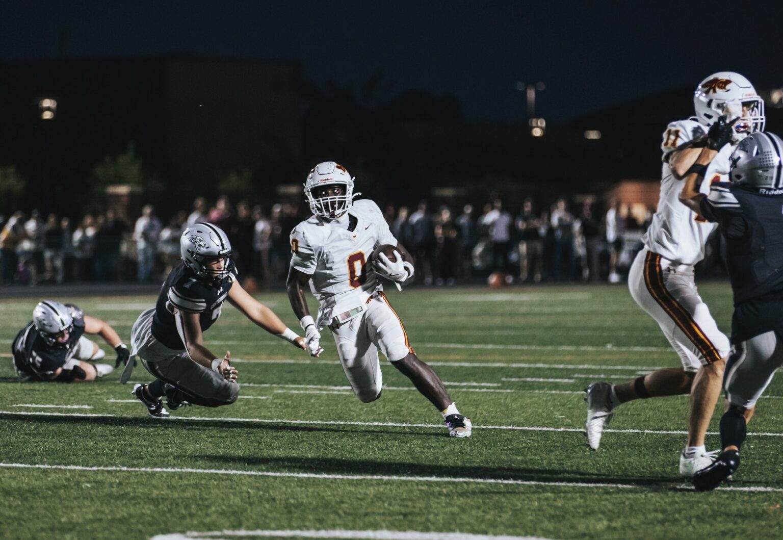 ‘He’s insane’: Larmie runs for 210 yards, carries No. 5 Hawks past ...