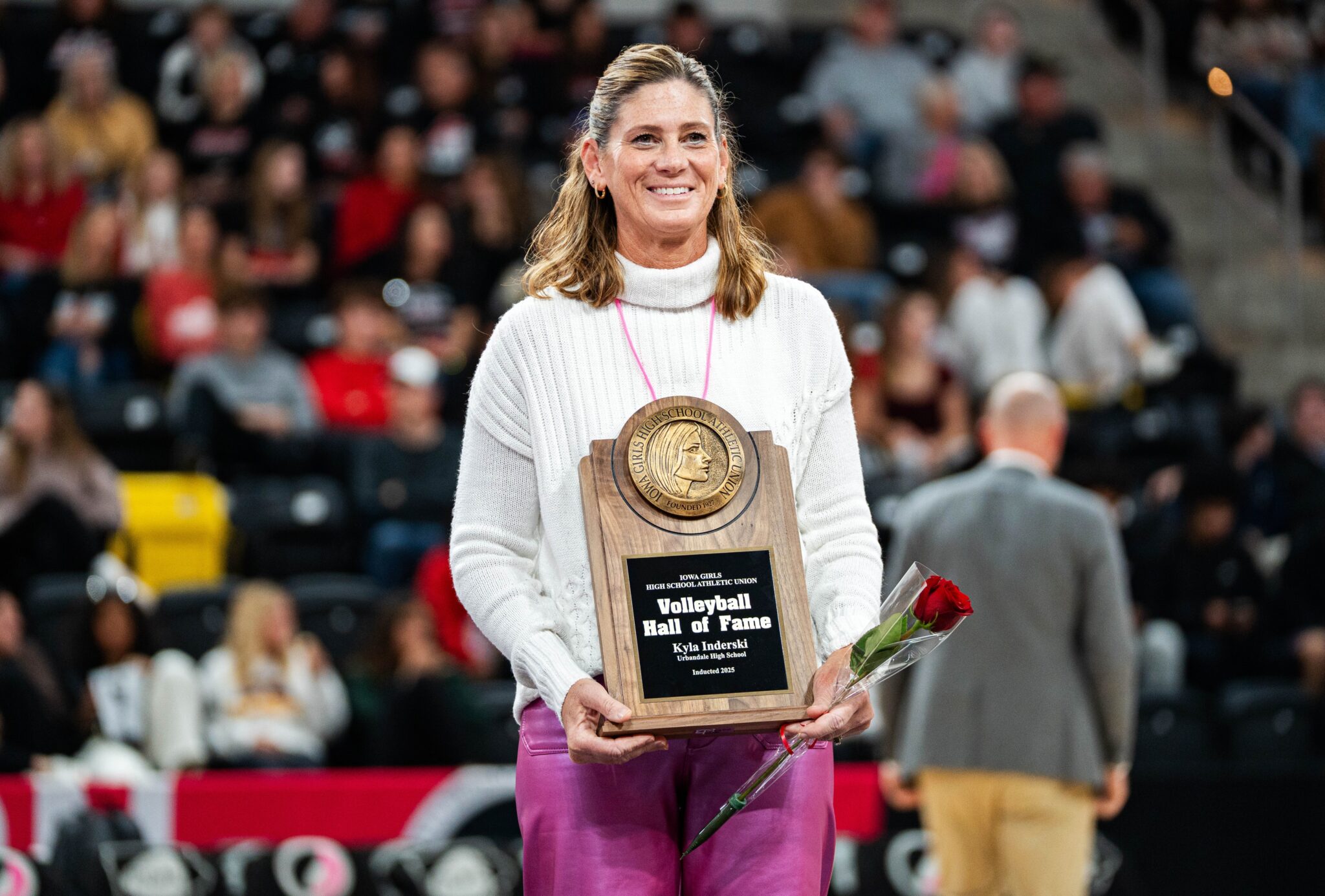 Baethke accepts Hall of Fame award on behalf of Inderski, her ex-Urbandale star