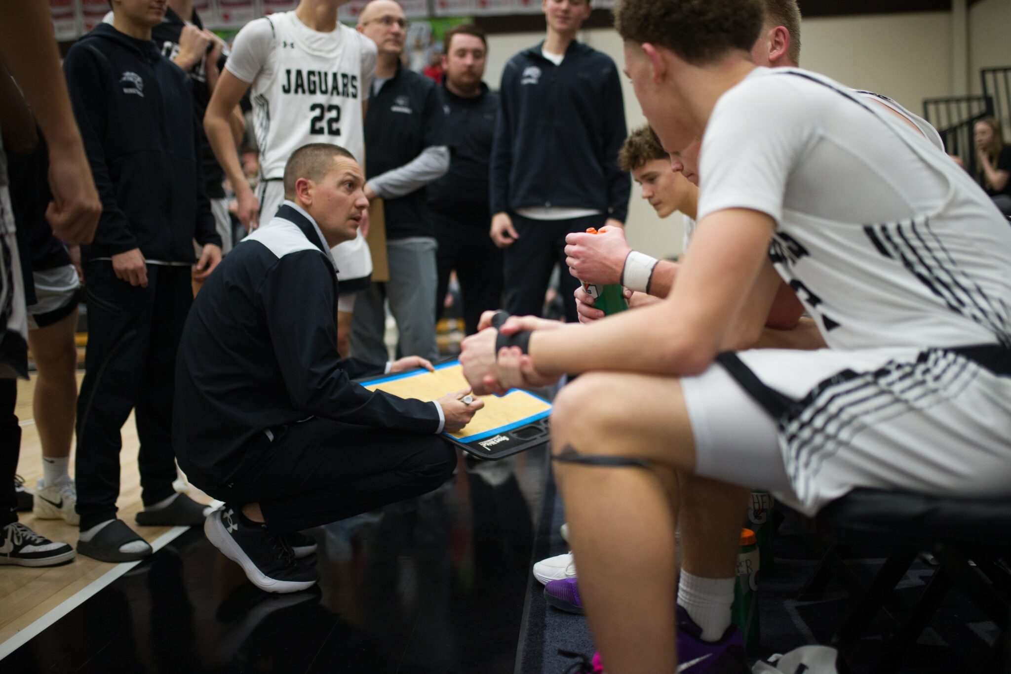 ‘It feels so good!’: Jaguars pull away in 2nd half, defeat Valley for ...