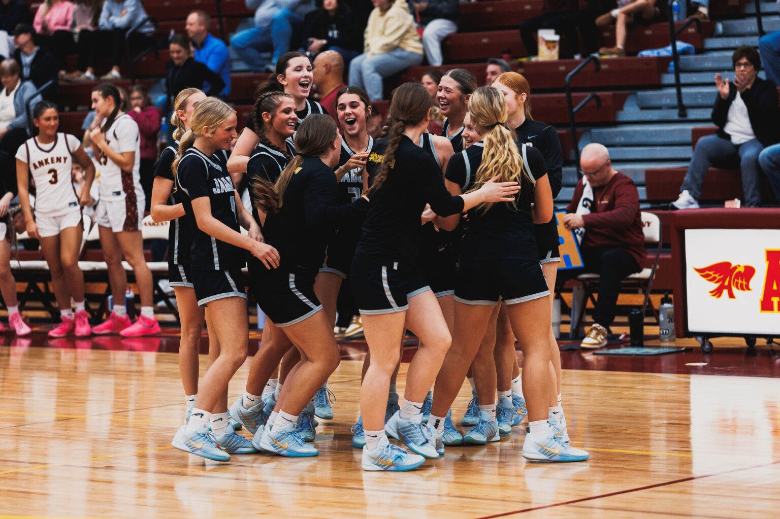 Balanced Jaguars overcome Williams’ career-high 33 points to knock off ...